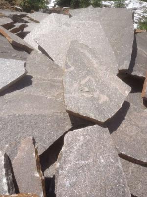 China Pink Quartzite Random Flagstone Irregular Wall Cladding Crazy Stone 2-3.5cm Thick for sale