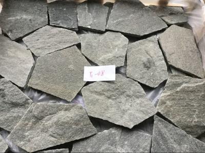 China Pink Quartzite Random Flagstone Crazy Stone 2-3.5cm Thick Landscaping Stone for Patio Flooring for sale