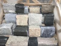 China Natural Stone Wall Cladding Mixed Quartzite Granite Retaining Wall L Corner Stone 10x10cm for sale