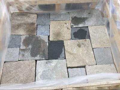 China Natural Stone Wall Cladding Mixed Quartzite Granite Retaining Wall L Corner Stone 10x10cm for sale