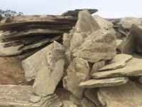 China Earth Yellow Slate Random Flagstone Irregular Random Stone Landscaping Stones for sale