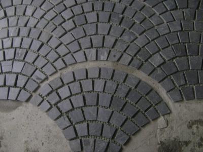 China Black Slate Fan Flagstone Pavers 2cm 3cm Thick Meshed Patio Walkway Stones for sale