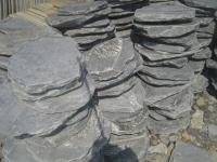China Natural Black Slate Stepping Stones Round Garden Pavers 30-60cm CE Certified for sale