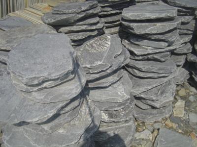 China Natural Black Slate Stepping Stones Round Garden Pavers 30-60cm CE Certified for sale