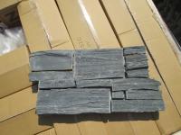 China Carbon Black Slate Stone Veneer Natural Wall Panel Ledgestone 600x150mm for sale