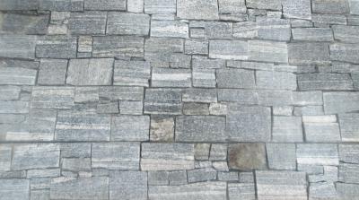 China Cloudy Grey Granite Culture Stone 600x150mm Cemented Stacked Stone Cladding for Wall for sale