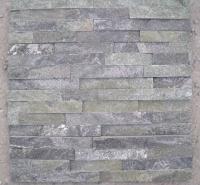 China Forest Green Quartzite Thin Stone Veneer 600x150mm Natural Split Wall Cladding for sale