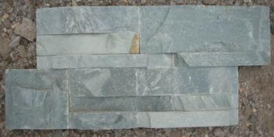 China Green Slate S Cut Stacked Stone Panel 180x350mm Indoor Outdoor Split Face Thin Veneer for sale