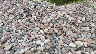 China Natural River Pebble Stone 5-10cm Multicolor Cobble for Wall Floor Landscaping Decoration for sale