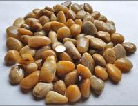 China Polished Yellow Cobble Stones 3-5cm Natural River Pebbles for Landscaping Decoration for sale