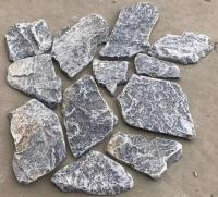 China Yellow Quartzite Random Flagstone 2.5-3.5cm Tumbled Crazy Stone for Patio Flooring for sale