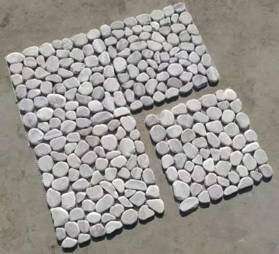 China Grey Pebble Mosaic Natural Stone Wall Tile 305x305mm for Interior Decor for sale
