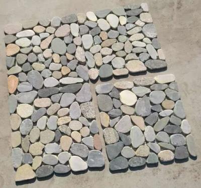China Multicolor Pebble Mosaic Wall Tile 305x305mm Natural Stone Mosaic for Interior Decor for sale