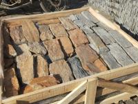 China Rustic Navy Quartzite Field Stone Veneer 2-3.5cm Natural Ledgestone Cladding for sale