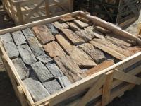 China Rustic Navy Quartzite Field Stone Veneer 2-3.5cm Natural Ledgestone Cladding for sale