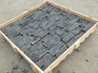 China Black Quartzite Field Stone Natural Loose Ledger Stone Veneer 60kgs/m2 2-3.5cm for sale