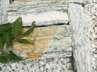 China Lotus Green Marble Field Stone Veneer 2.5-3.5cm Jade Green Loose Ledgestone Wall Cladding for sale