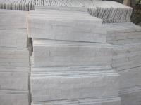 China Snow White Quartzite Stacked Stone Veneer 600x150mm Natural Split Wall Cladding for sale