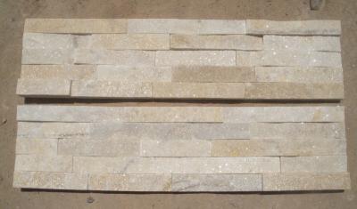 China Off White Quartzite Ledgestone Veneer 600x150mm Natural Split Wall Cladding for sale