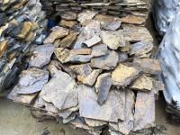 China Iron Rust Sandstone Random Flagstone Natural Irregular Pavers 10-35cm 2-3.5cm for sale