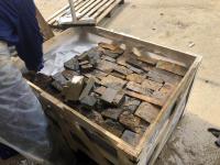China Iron Rust Sandstone Wall Tiles Natural Retaining Wall Stone 10-30cm Length 2-3.5cm Thickness for sale