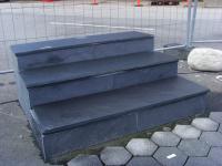 China Natural Black Slate Stairs Honed Finish 2780kg/m3 Density Custom Sizes for sale