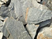 China Green Quartzite Random Flagstone 2-3.5cm Natural Split Crazy Stone for Patio Flooring for sale