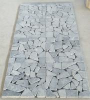 China Blue Limestone Tumbled Gravels on Mesh 500x500x25mm Flagstone Pavers for Walkway Wall Tiles for sale
