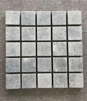 China Blue Limestone Meshed Flagstone 500x500x25mm Tumbled Finish for Walkway Pavers for sale