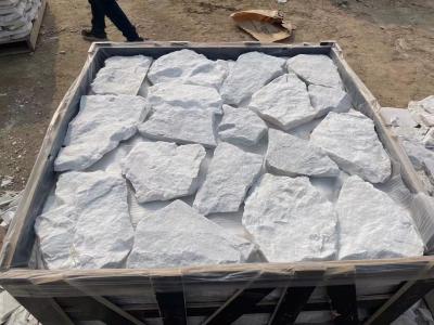 China White Marble Random Flagstone Wall Cladding Natural Split Finish 2.5-3cm Thickness for Interior Exterior for sale
