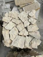 China Beige Limestone Random Flagstone Natural Split Wall Cladding 200m2 MOQ for Outdoor Indoor for sale