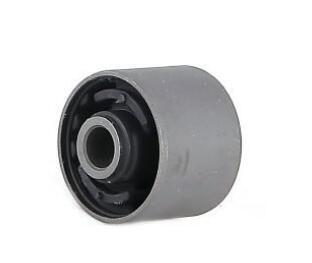 China Control Arm Bushing 55135-0M000 for Nissan Sentra B14 1995-2000 Rear Axle Rubber Steel for sale