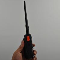 China CH06 Handheld Drone Detector 20MHz-8GHz 3-5km Detection Range 15h Battery Life for sale