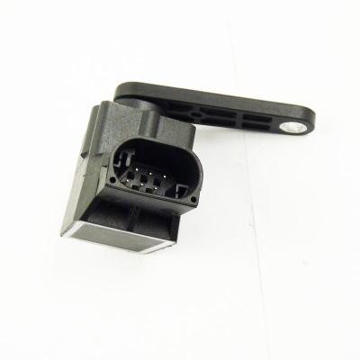 China Volvo Suspension Height Sensor 6.7cm Length 5cm Width 8622446 31300198 for sale