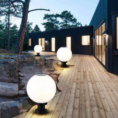 China Acrylic Round Ball Solar Lights 67LM Solar Gate Post Light White for sale