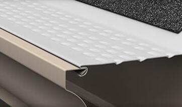 China Painted Perforated Aluminum Sheet Louvered Gutter Guard Convenient Cleaning for sale