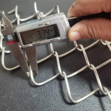 China SS316 Chain Link Wire Mesh with Excellent Anti-rust Performance for Salt-spray Coastal Areas and Acid & Alkali Corrosion Resistance for sale