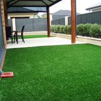 China Natural Residential Fake Grass For Outside  Patio / Outdoor Synthetic Putting Green for sale