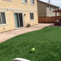China 2M Or 4M Wide Synthetic Outdoor Carpet / Home Real Grass Carpet Roll for sale