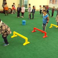 China Backyard 25mm Artificial Grass Soft Safe Kindergarten Play Area Support for sale