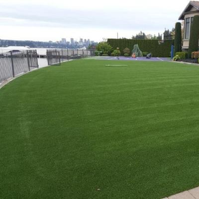 China Wearable Artificial Green Grass House Roof Balcony Backyard Decoration for sale