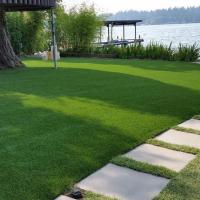 China Outdoor Synthetic Grass On Concrete Good Water Permeability Fire Prevention for sale