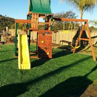 China Indoor Outdoor Grass Rugs Single Layer Backing Landscaping Ornamental for sale