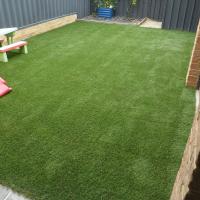 China Green Outdoor Artificial Grass Carpet Residential Environmantally Decoration for sale