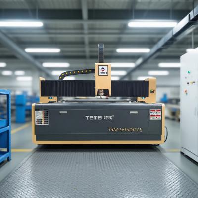 China 150W CO2 1500W Fiber Laser Hybrid Cutting Machine Metal Non Metallic Material Processing for sale