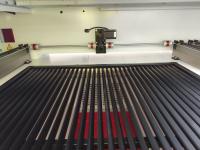 China Co2 Laser Cutting Machine Designed with Dual Station Belt System to Optimize Cutting Operations and Material Utilization for sale