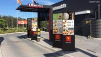 China IP65 Weatherproof Outdoor Digital Signage For For Outside Shopping Mall for sale