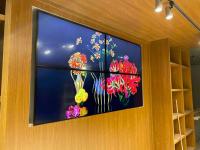 China 1080P Seamless Screen 55 Inch 2*2 LCD Video Wall with VGA HDMI for Shopping Mall for sale
