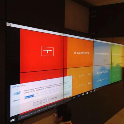 China 0.88mm Bezel 46 Inch 700cd/m2 2X2 LCD Video Wall for sale
