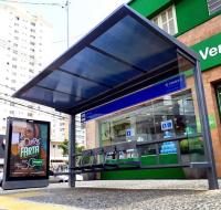 China 65 Inch 2500Nits Original Samsung Outdoor Lcd Totem Digital Signage For Bus Station for sale